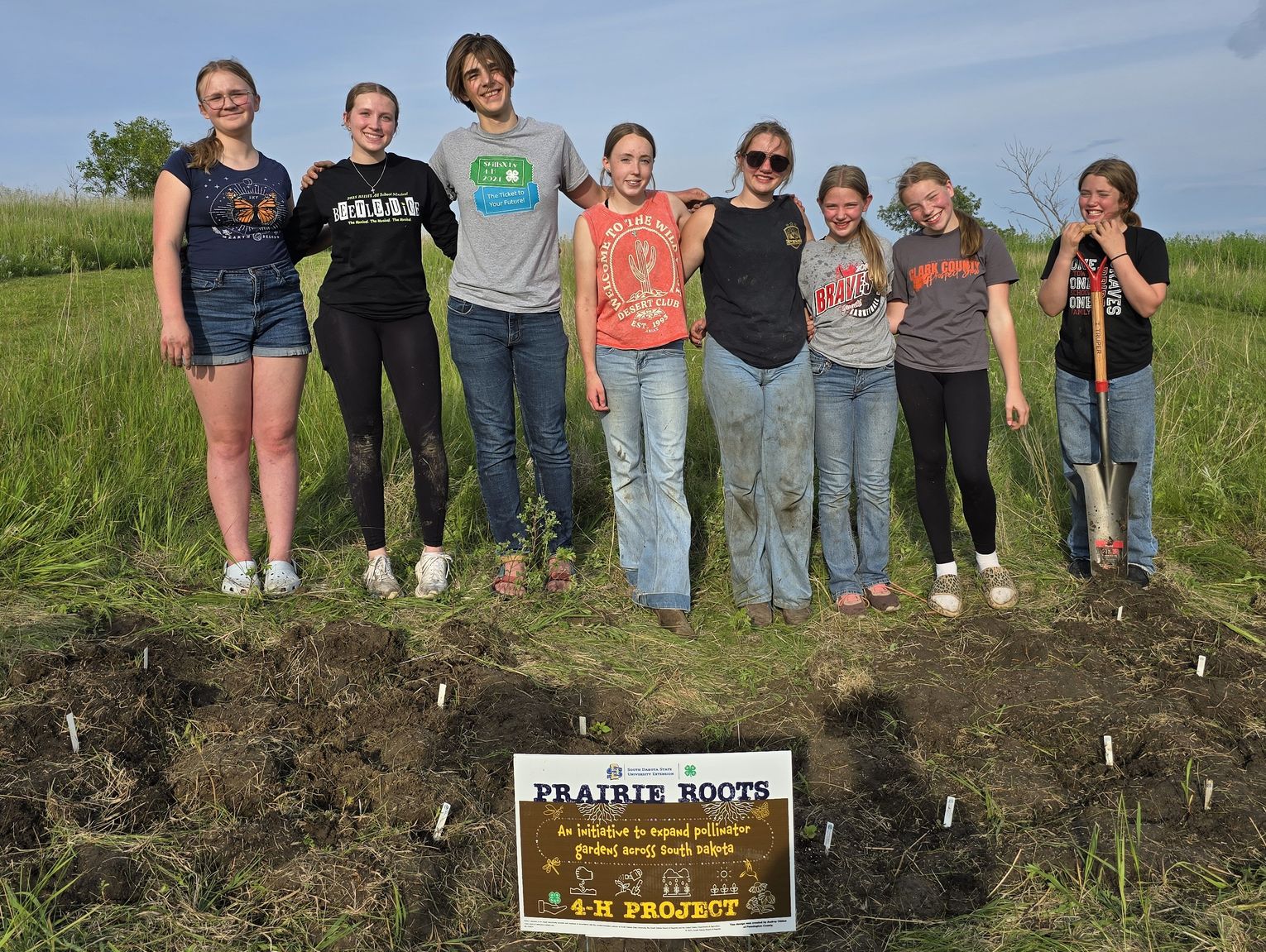 4-HERS HELP WITH NATIVE PRAIRIE SERVICE PROJECT