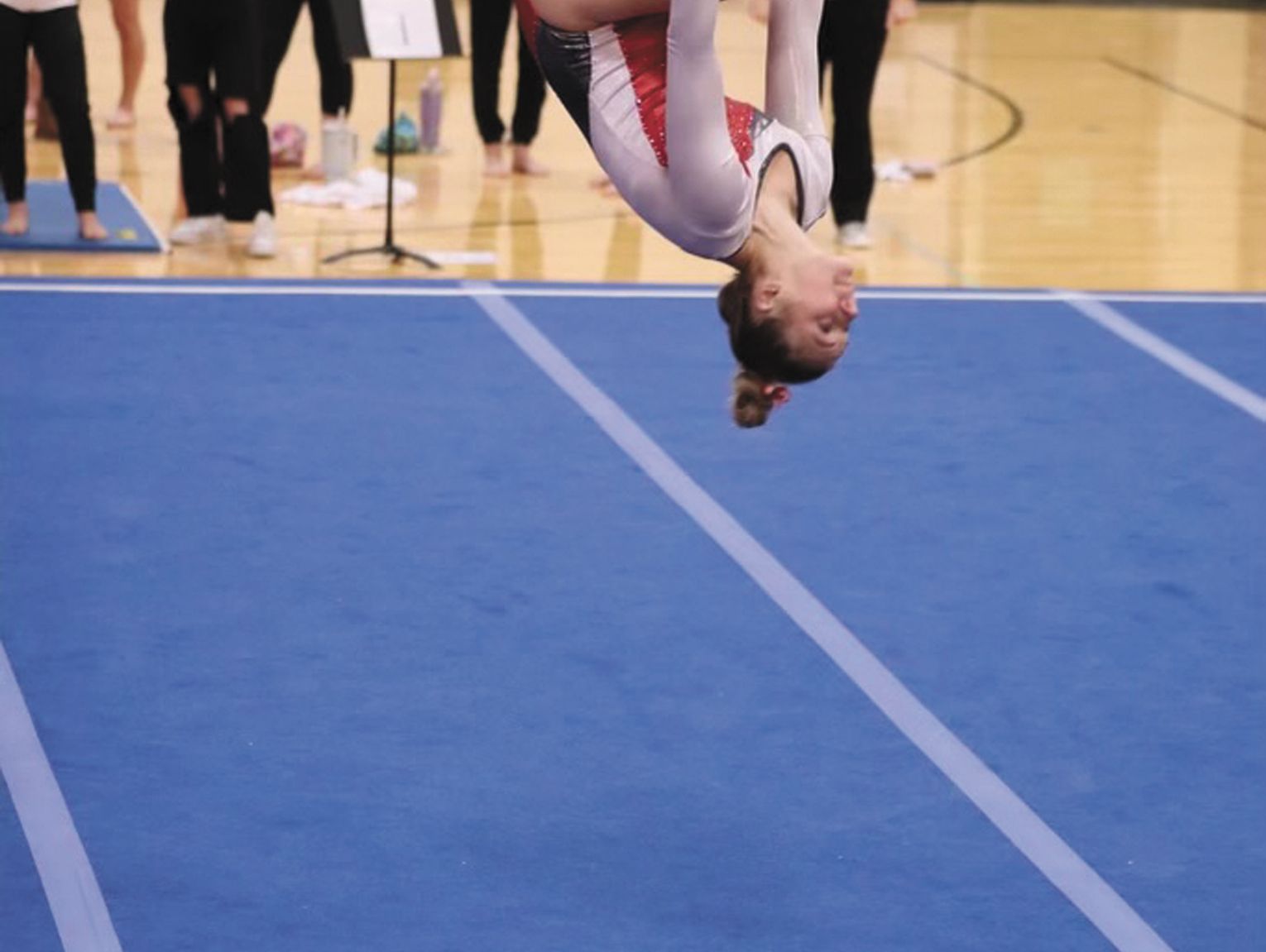 GYMNASTS HEAD DOWN HOME STRETCH